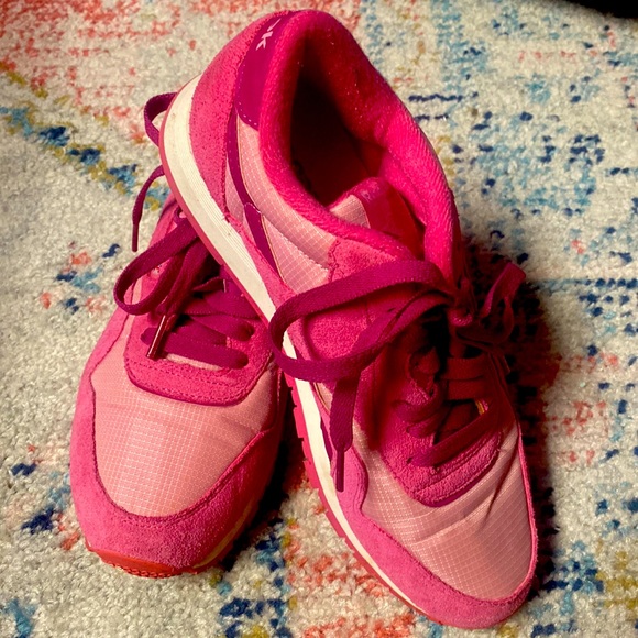 Reebok | Shoes | Vintage Kids Classic Reebok Pinkfushia | Poshmark